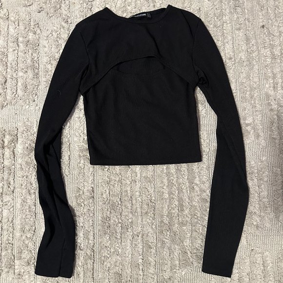 PrettyLittleThing | Tops | Prettylittle Thing Black Cutout Cropped Top ...